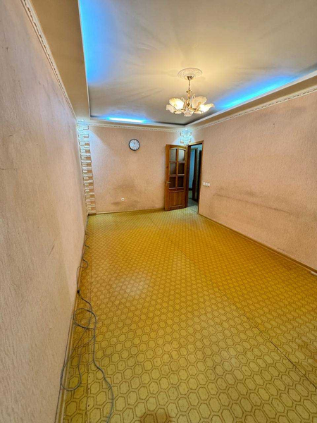 Продам 3/3/4 кирпич балкон 2х6 в Учтепинском рйоне