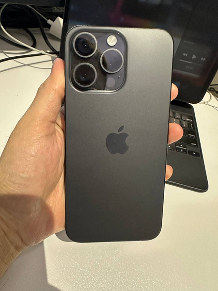 Продам Iphone 15 pro max 256 Black в хорошем состоянии 97 процентовакб