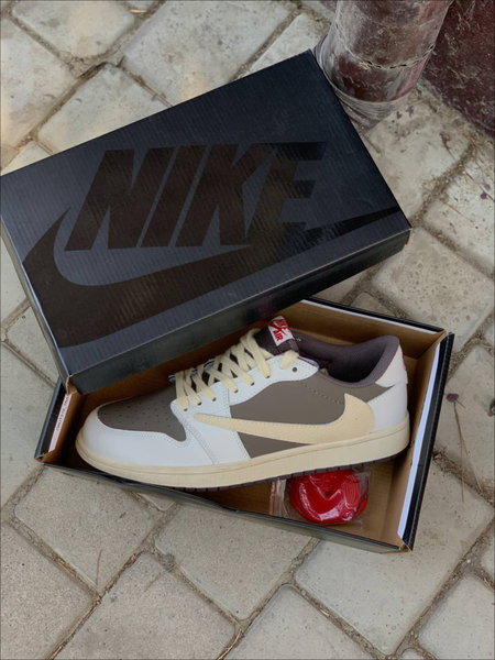 Nike Traverse cot