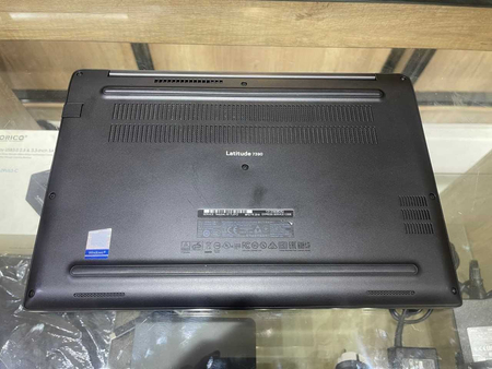 DELL Latitude 7390 intel Core i7-8650U vPRO озу16гб хард256ssd