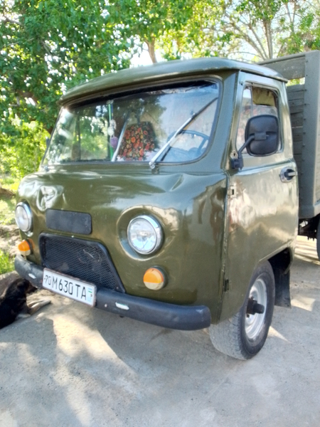 Uaz sotiladi xolati yaxshi narxi 25millon kelishamiz