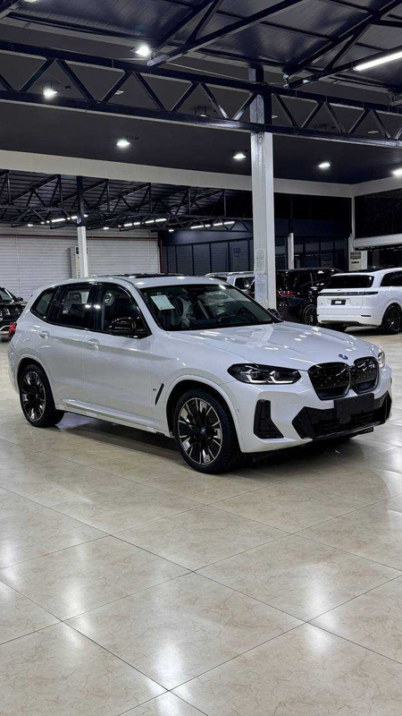 Продаю BMW IX3 2023 года