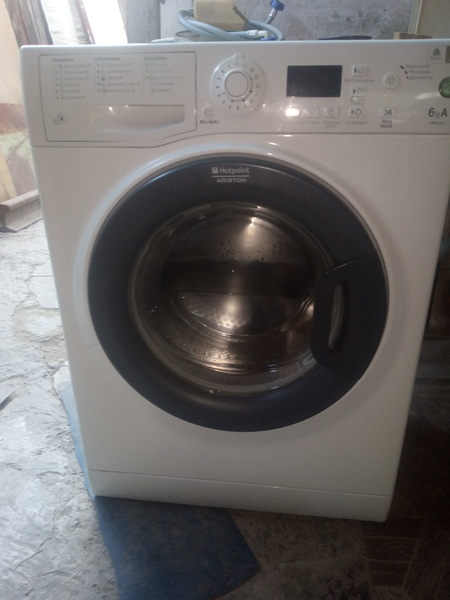 Срочно продаю стиральная машинка ariston 6 кг