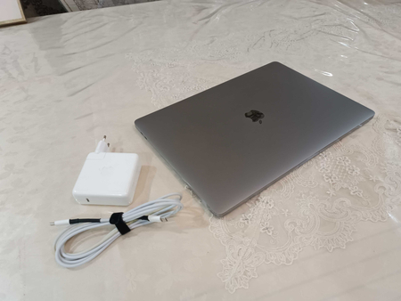 Macbook Pro 16.1  Intel core i7 16/512gb Руская раскладка A2141