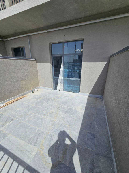 2 xonali 65m² 2-qavat sotiladi.