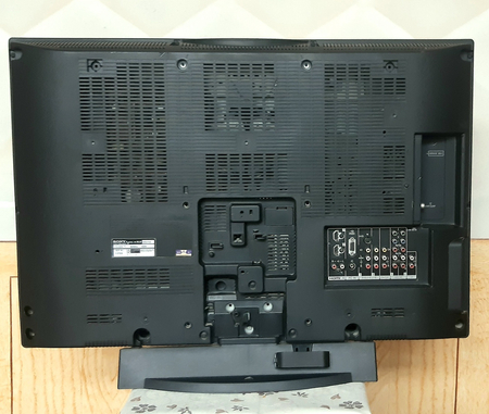 Телевизор  SONY 32 диагональ.  LCD.
