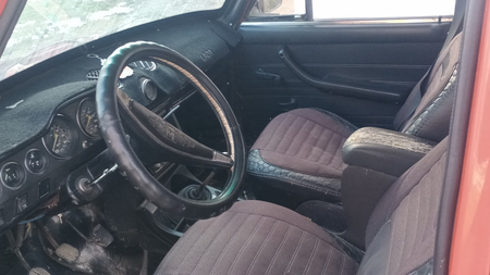 Vaz 2102 sotiladi