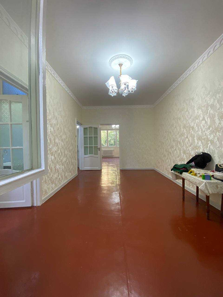 Продается 3-ех комнатная 75m2 74.000$ ориентир метро чиланзар.ZA010
