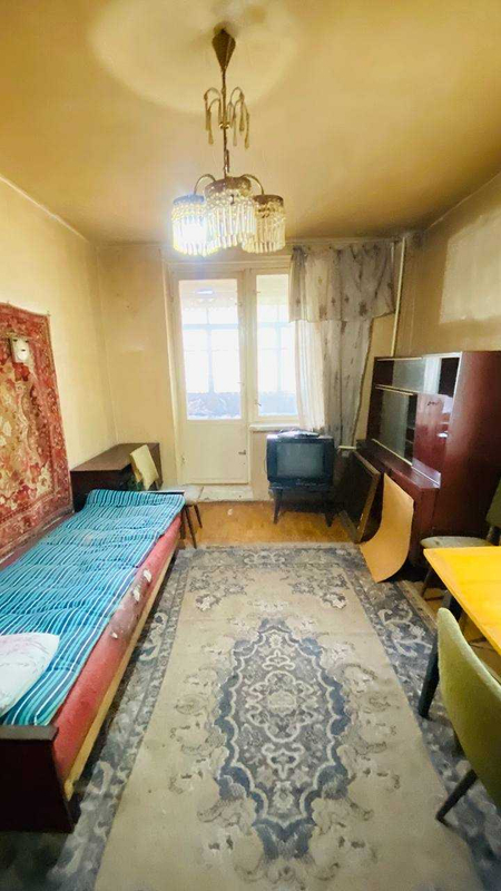Продам 1/3/5 кирпич балкон 2х6 Чиланзар 26 , школа 107