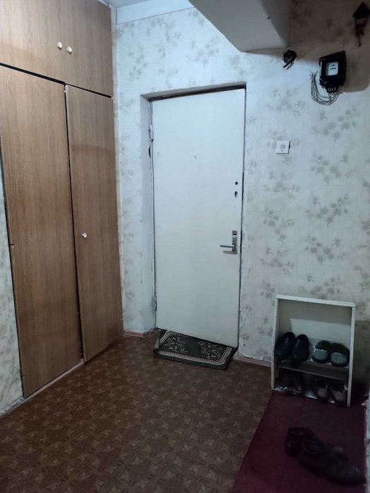 Янги хаёт 18 квартал 2/3/4 кирпич 77 серия, состояние среднее