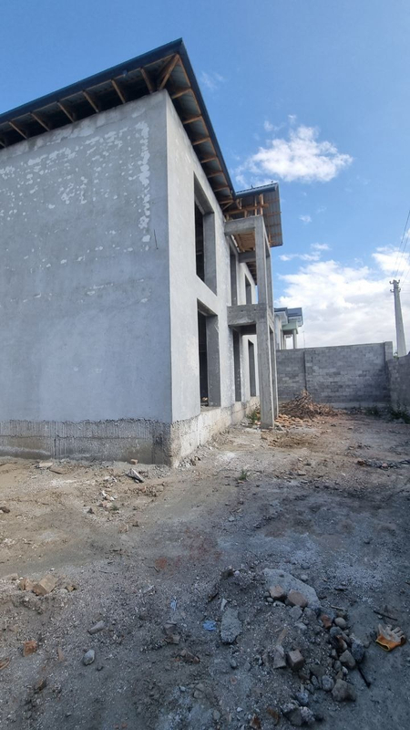 Uchastka sotiladi