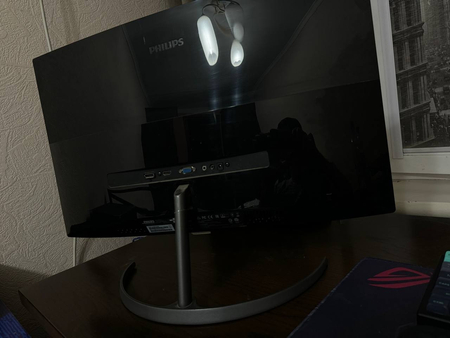 Продается флагманский Широкоформатный  монитор Philips 27