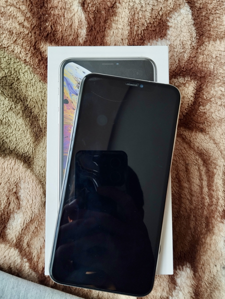 Iphone Xs Max holati yaxshi karobka dokument bor