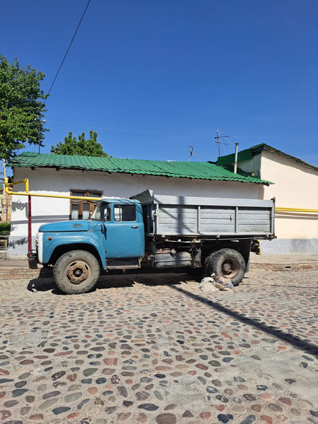 Zil selxoz sotiladi