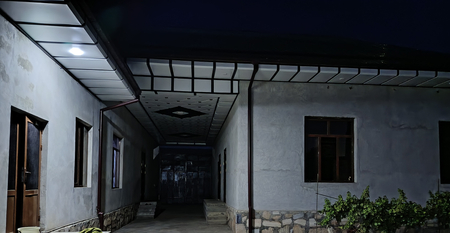 Navoiy shahar Umid qo'rg'onida pishgan g'ishtdan hovli sotiladi