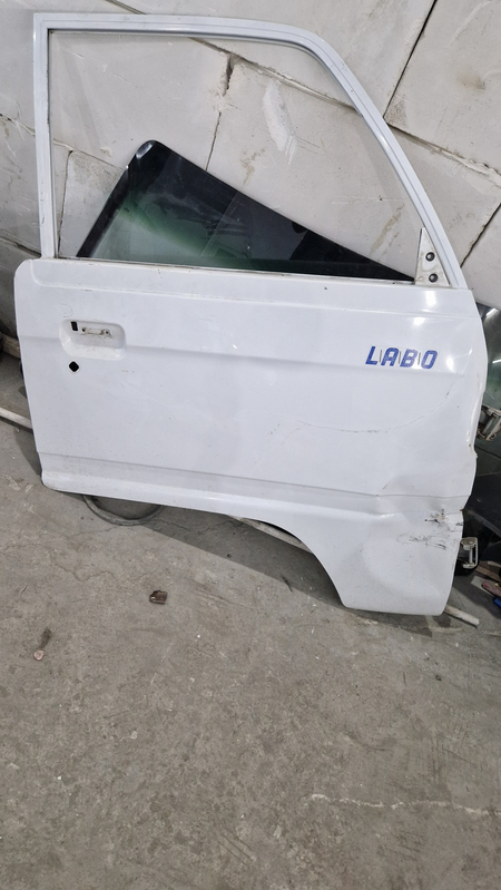 Damas Labo eshik