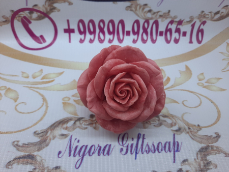 Gul qolipla  aparatida quyiladi