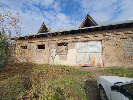 Juma shahrida hovli sotiladi