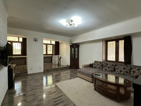 1 ком. Ц-4. Продажа. 45м² + подвал 12м²