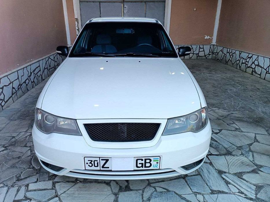 Oq Nexia2 . Holati ideal. Ikki qul minilgan