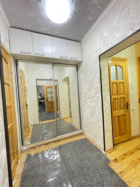 Продаётся 3/7/9 Чорсу, Гулобод