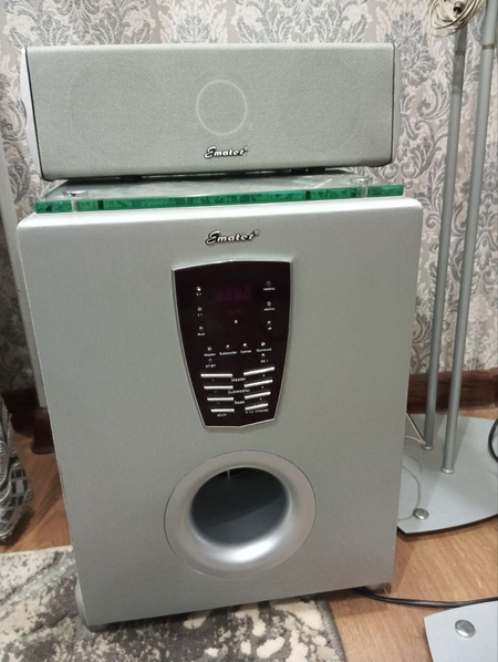 Продам сабвуфер домашний кинотеатр 5 в одном.