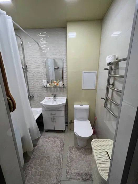 Продается квартира на Саламатина 2/2/5 кирпич 52м2 не торец