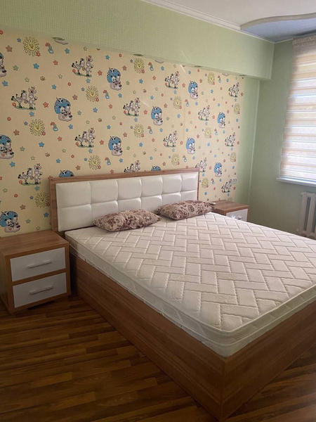 ПРОДАЕТСЯ 3/4/4
на Улице Амир Темура 
ор: клиника Федорович
(Мирабадск