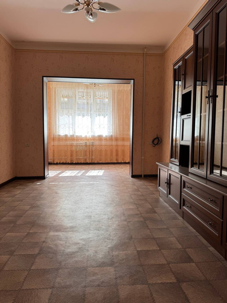 Продается 2 ком. Кв. Метро машиносозлар  Ашхобад ташсельмаш школа 161.