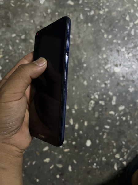 Huawei Y 7 +  SROCHNA sotiladi