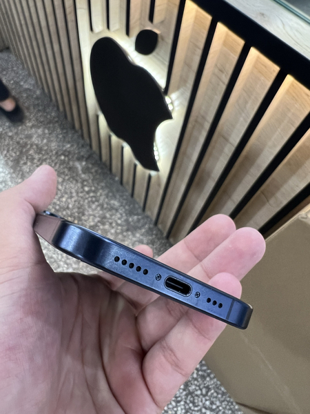 Iphone 15 pro 128 gb