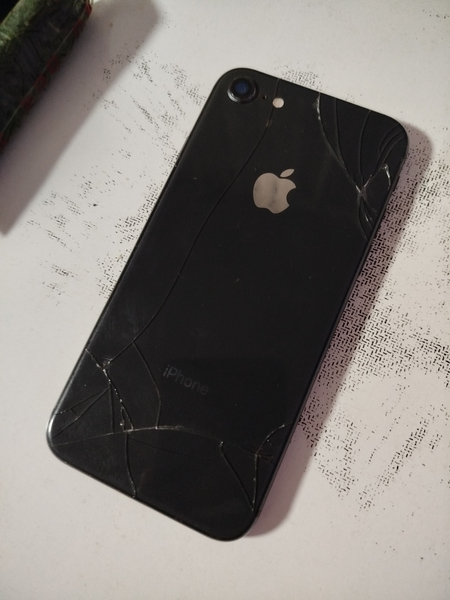 Iphone 8 продам дешево