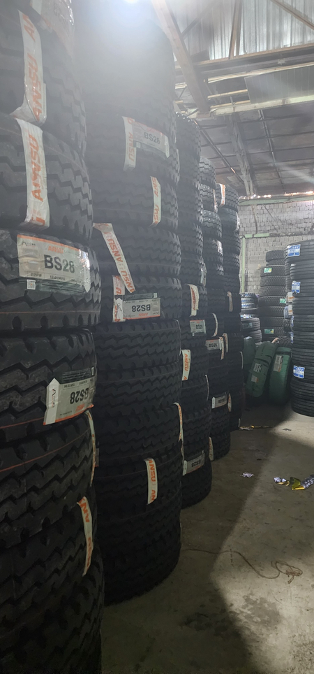 Автошина 12.00R20 PR22 . 22 - Слойный BS28 SAFEHOLDER (китай)