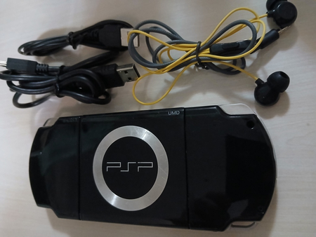 Assalom alekum Psp sotiladi 32gb 42ta uyin bor yaxshi yaxshi uyinlar