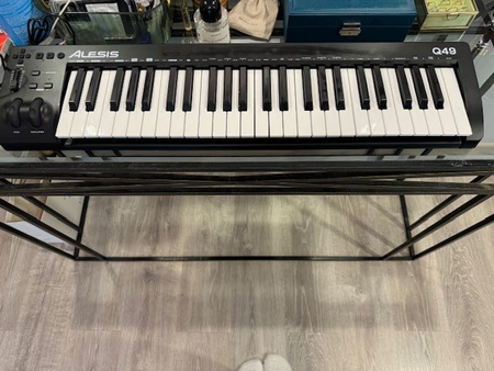 Синтезатор Alesis Q49