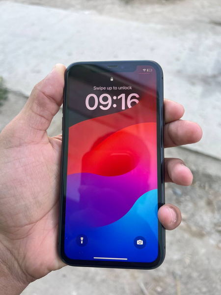 iPhone 11 sotiladi ishlashiga gap yoʻq narxi 3 mln 990 ming kelishamiz