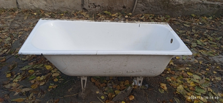 Продаётся чугунная ванна
