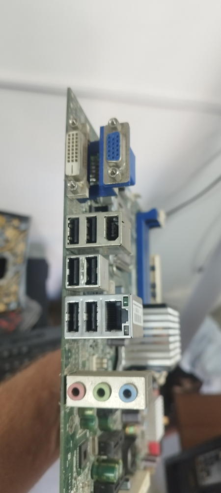 Плата Intel (белая) 775 сокет