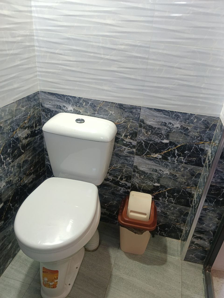 Uchtepa tumani Taqachi mahallasida uy sotiladi. 1.5 sotix 4 xonali uy.