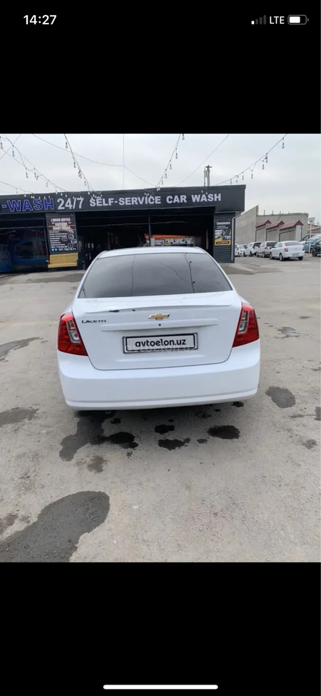 Srochna Moshina sotiladi chexol polik qilingan haydashga tayyor moshin