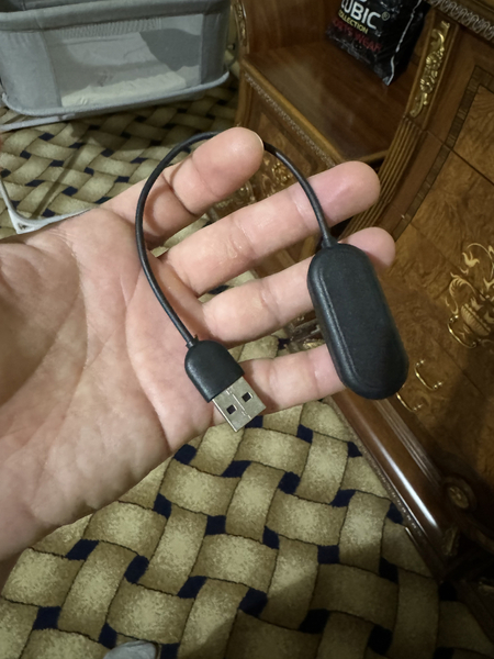 Продам зарядка Mi band 4