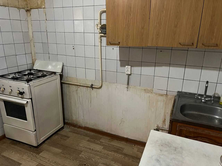 Продаётся квартиры 3/1/5 на Юнусабадском районе 14-й квартал  (J2406)