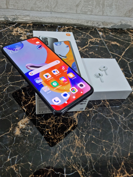 Продаю телефон Redmi Note 11 pro память 6/128 в идеальном состоянии!