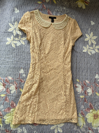 Платье кружевное Forever 21