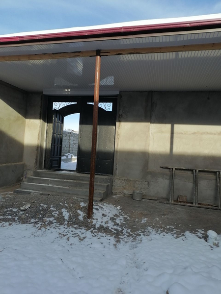 Uchastka sotiladi .manzil qibray vadapad.