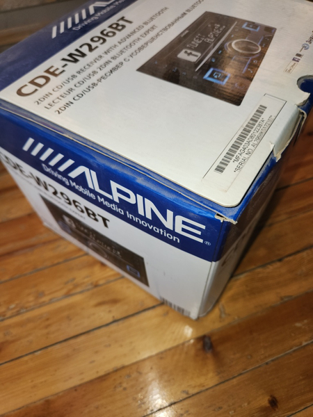 Продается автомагнитола  Alpine CDE-W296 BT