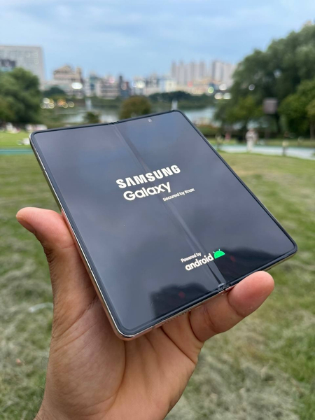 Model : Samsung Galaxy Z Fold4