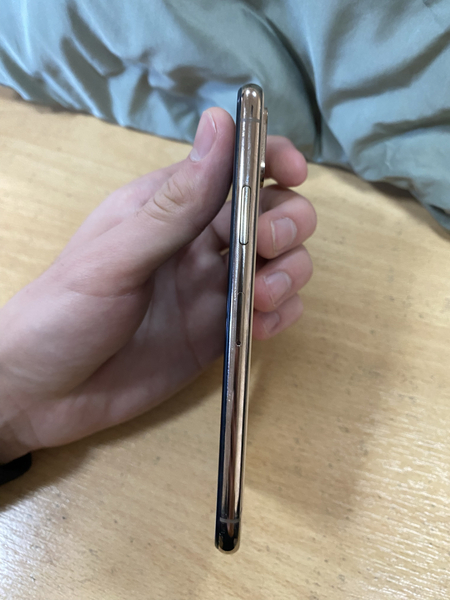 Iphone Xs holati o'rta