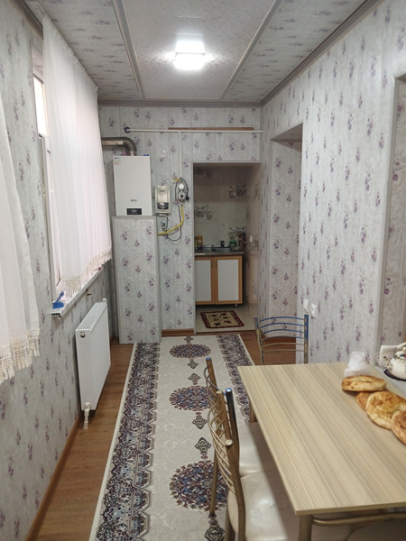 Уй сотилади 4 хонали 3 этаж 4 этажи дом 77 серия гиштли