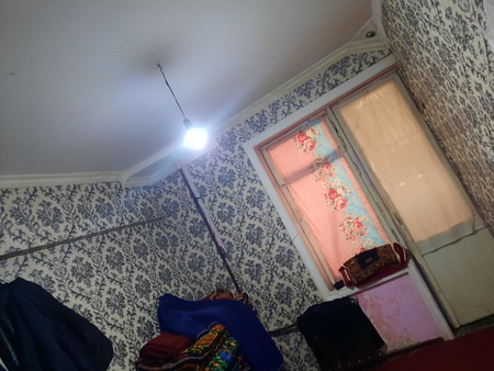 Uy sotladi srochna ozmniki obshi karedor qogan xamma narsa uy ichda